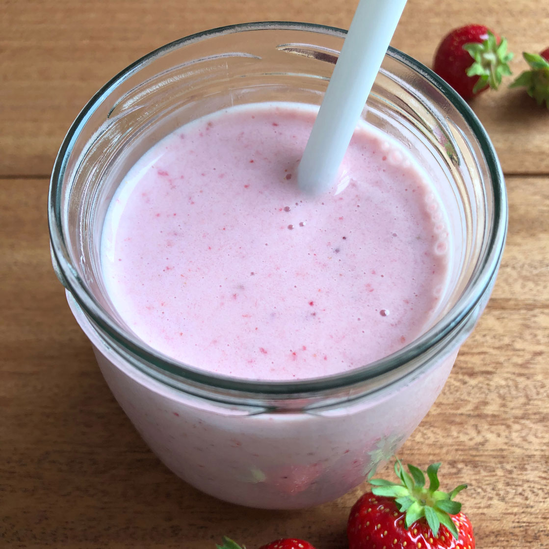 Strawberry Smoothie - No Banana! | Teatime on the Porch